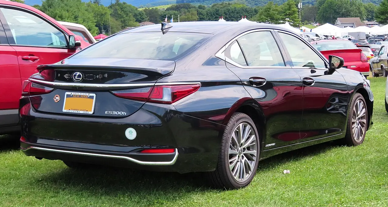 9 Best Hybrid Cars for Highway Driving | Car Geek Talk